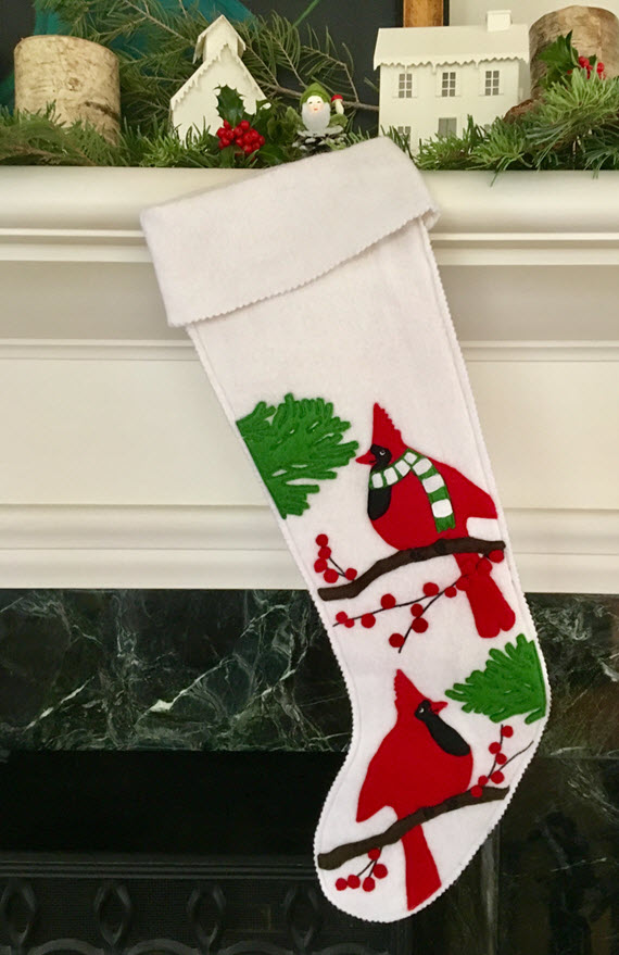 red robin felt stocking // christmas decor - Simplified BeeSimplified Bee
